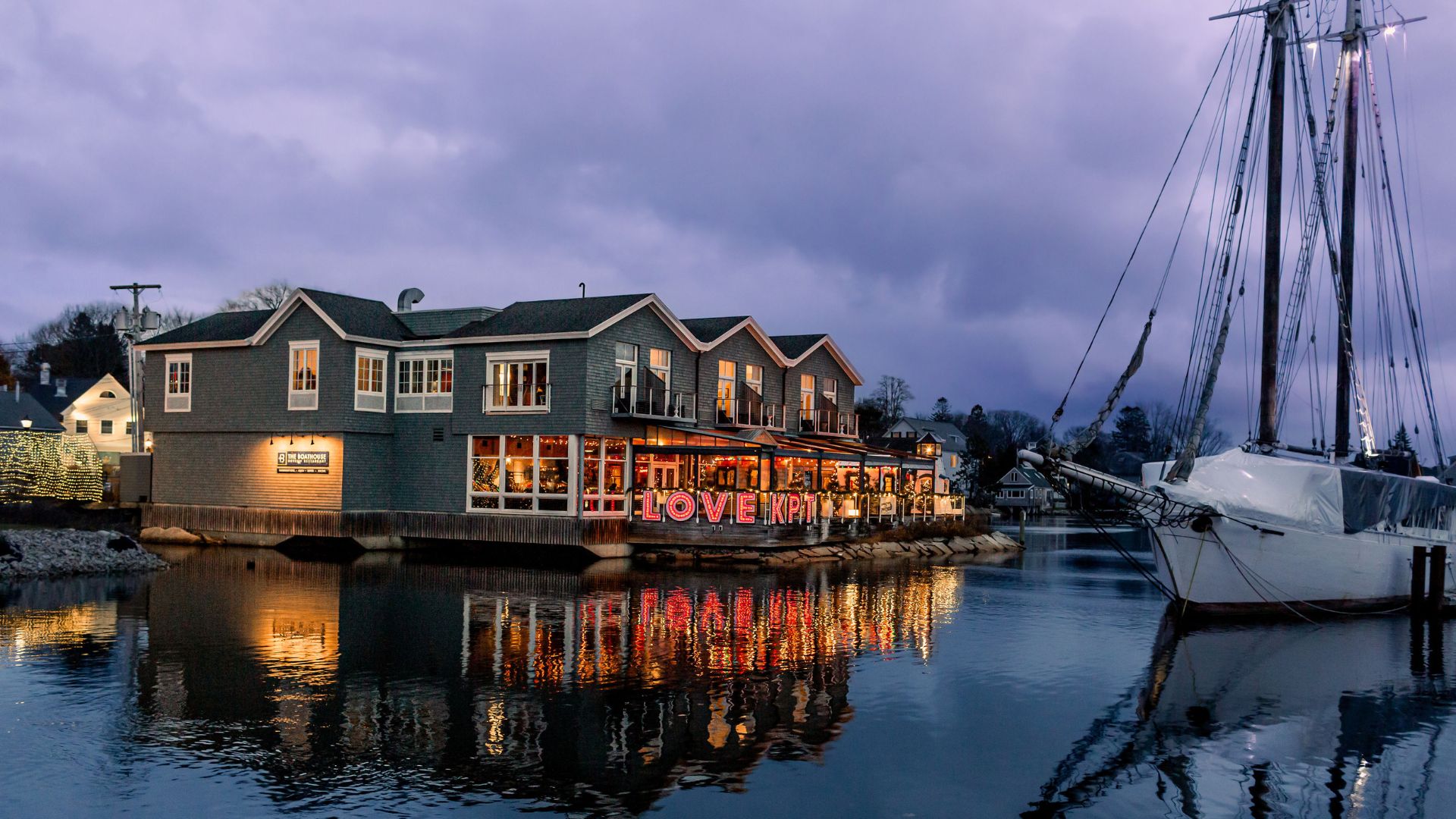 The Boathouse Waterfront Hotel | Official Site