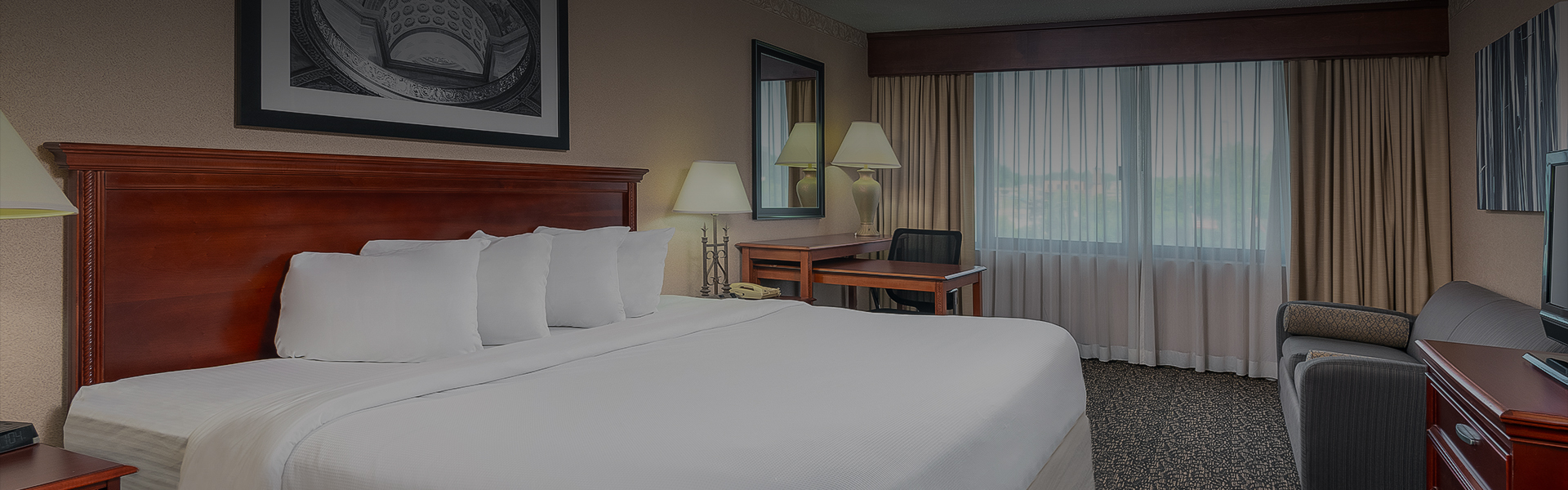 Capitol Plaza Hotel & Convention Center | Official Site