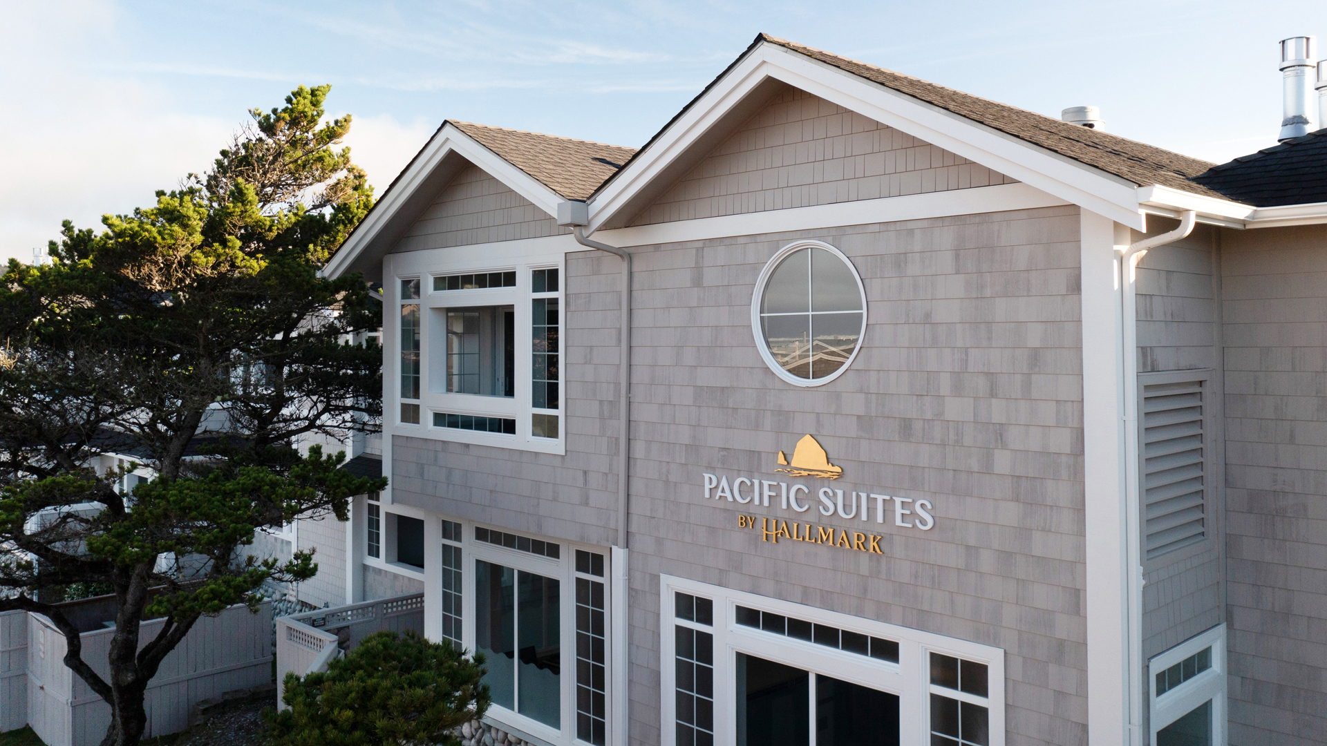 Pacific Suites By Hallmark | Official Site