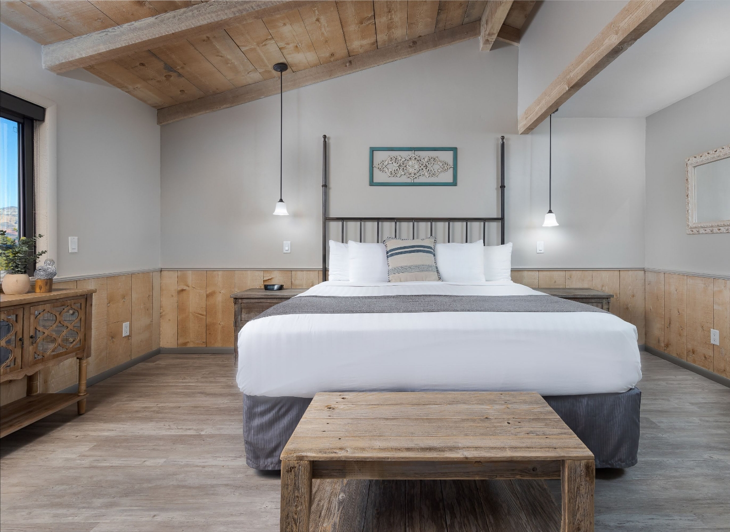 Sky Ranch Lodge | Official Website