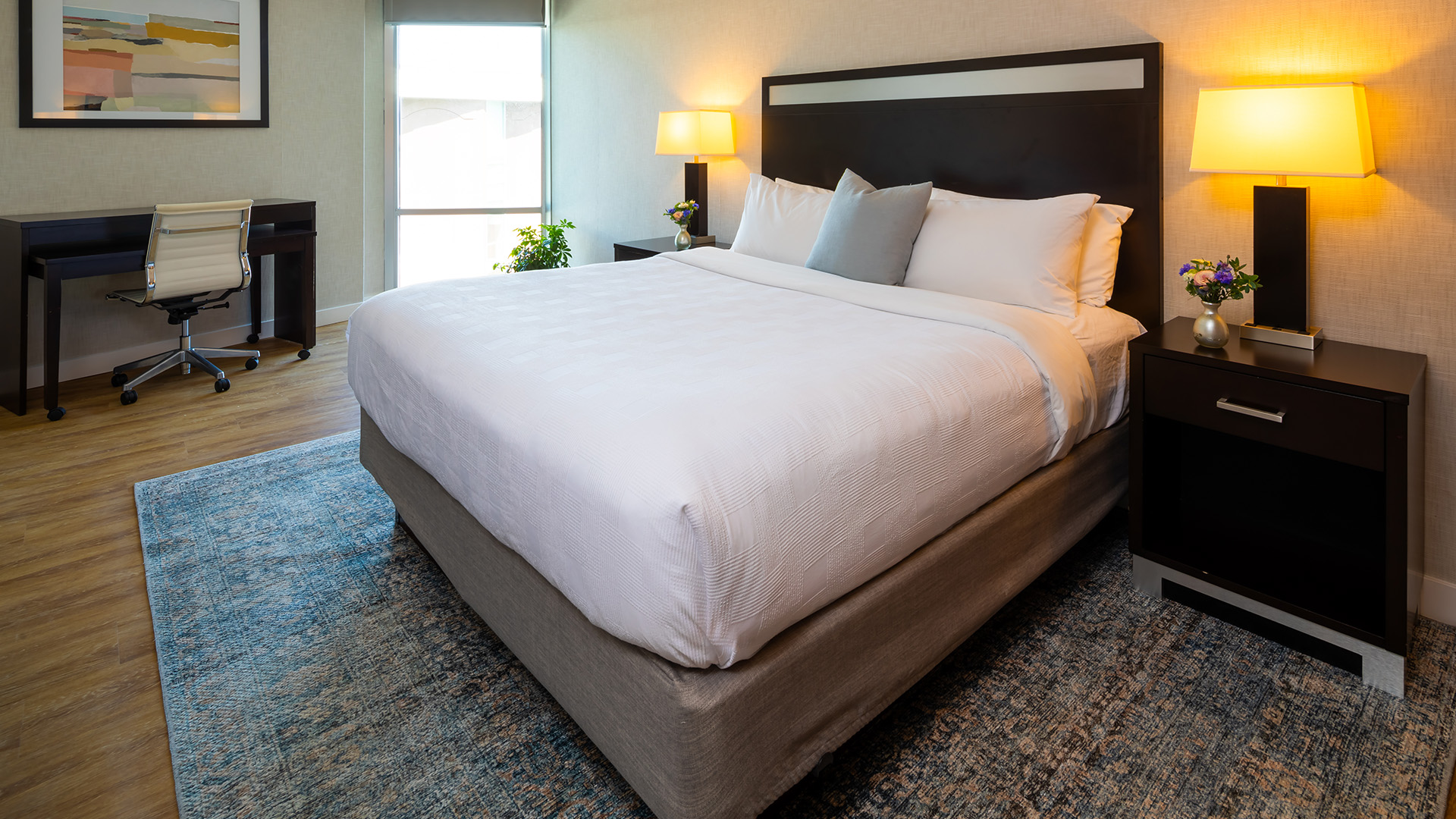 Hotel Rooms Traverse City | Delamar Traverse City