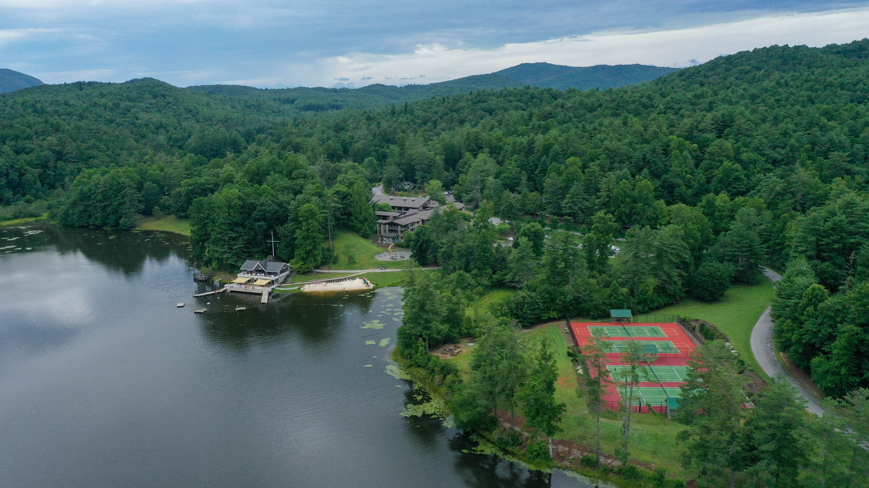 Hendersonville, NC Hotel Deals | Kanuga Inn & Lodging