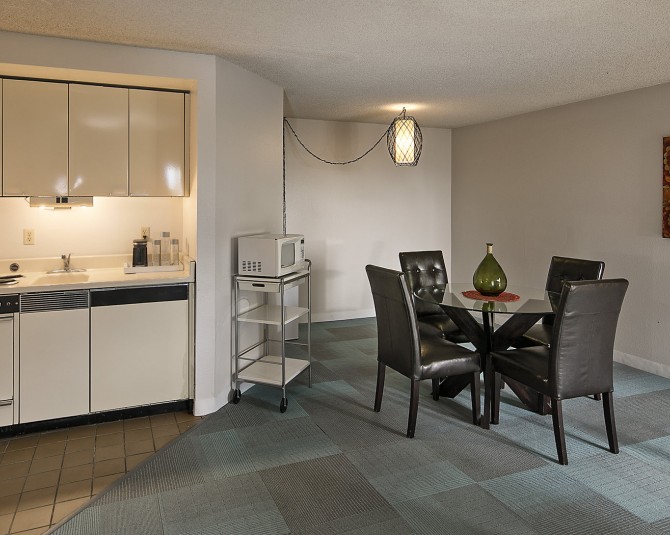 La Jolla Cove Hotel Suites | The Pines at La Jolla Cove