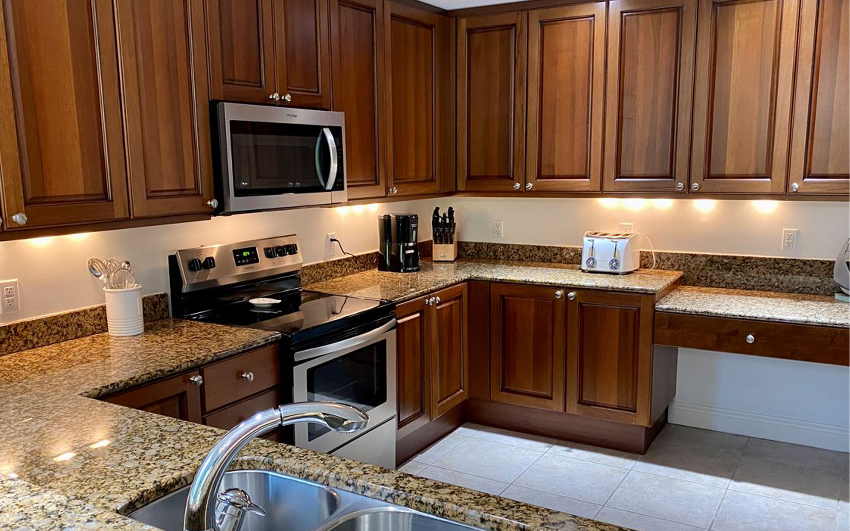 Vacation Rentals | Naples Bay Resort & Marina