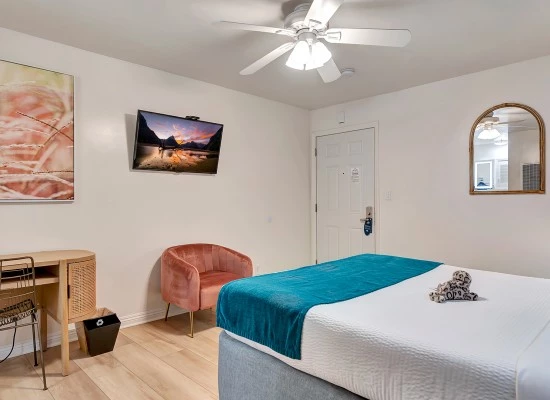 Santa Monica Accommodation | Rooms | Santa Monica Hotel