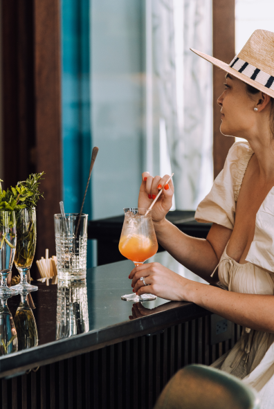 Veranda Lounge | The Loutrel